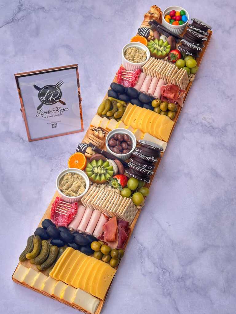 Tabla gigante de picoteo mixta de 80 cm con alfajores (hasta 10 ...